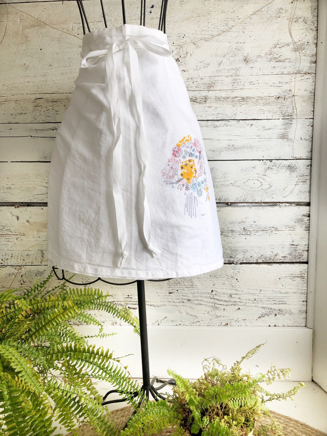Simple Floral Line Drawing on Linen Cafe Apron, Art by Young Canadian ...