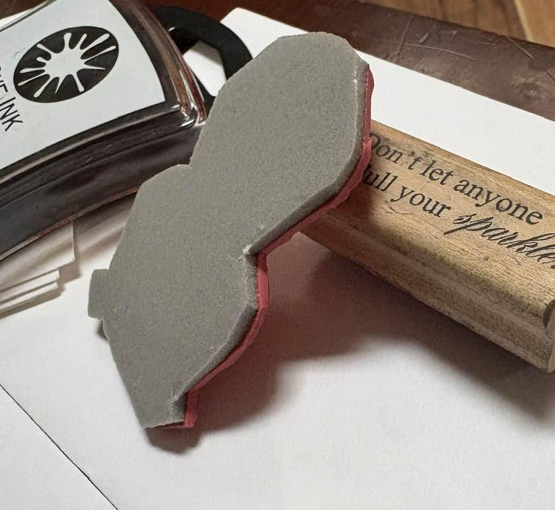Rubber Stamp Lady Kissing Smooch Old 17896 Wood Mounted, Unmounted or ...