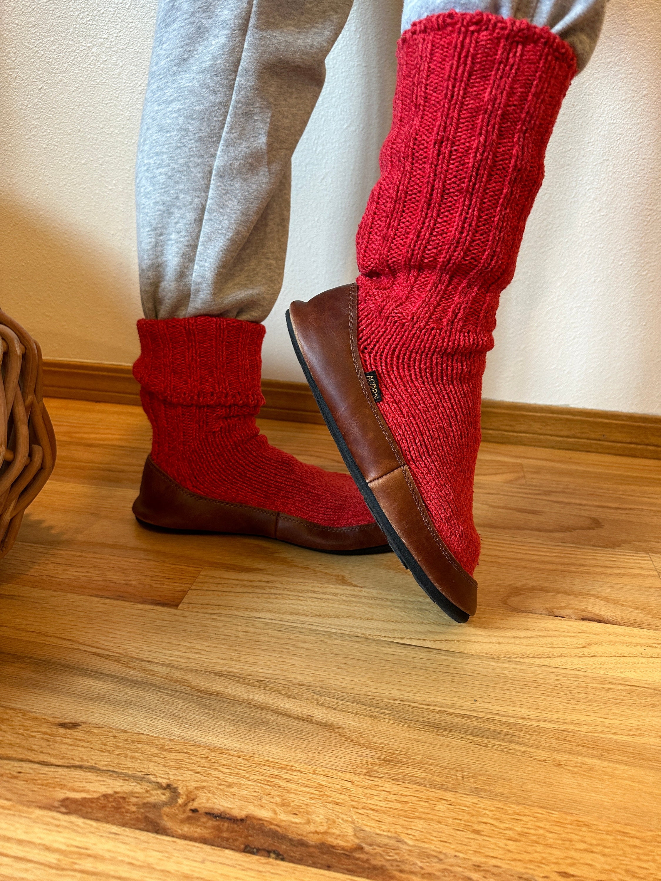 Acorn slipper socks store