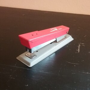 Vintage Bates Colt 150 Stapler in Red/orange Royalhillvintage - Etsy