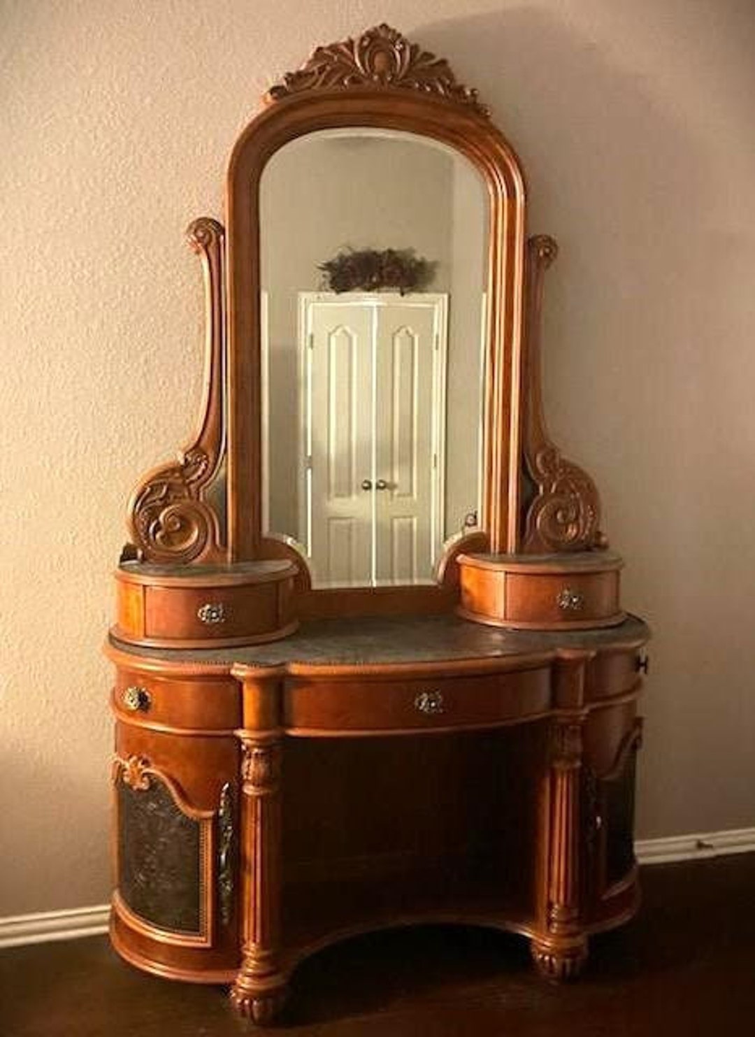 Beautiful Vanity With Mirror - (FREE SHIPPING Within Continental USA ...