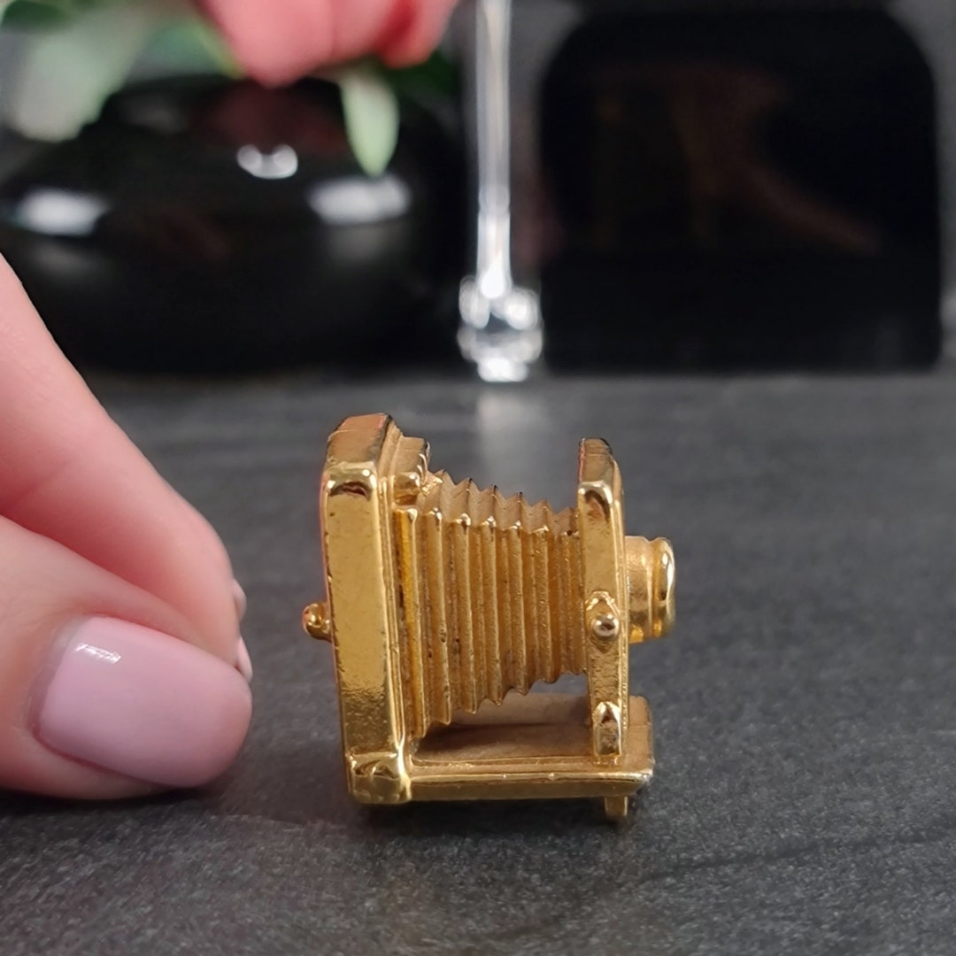 Dollhouse Miniature Camera Vintage Knick Knacks and Collectible ...