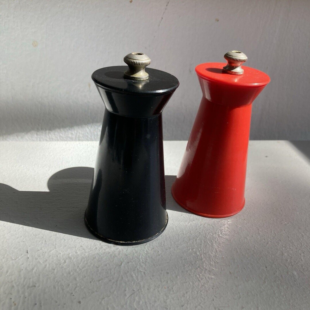 Pair Peter Piper Pepper Mills Green Park England RARE DESIGN Red Black ...