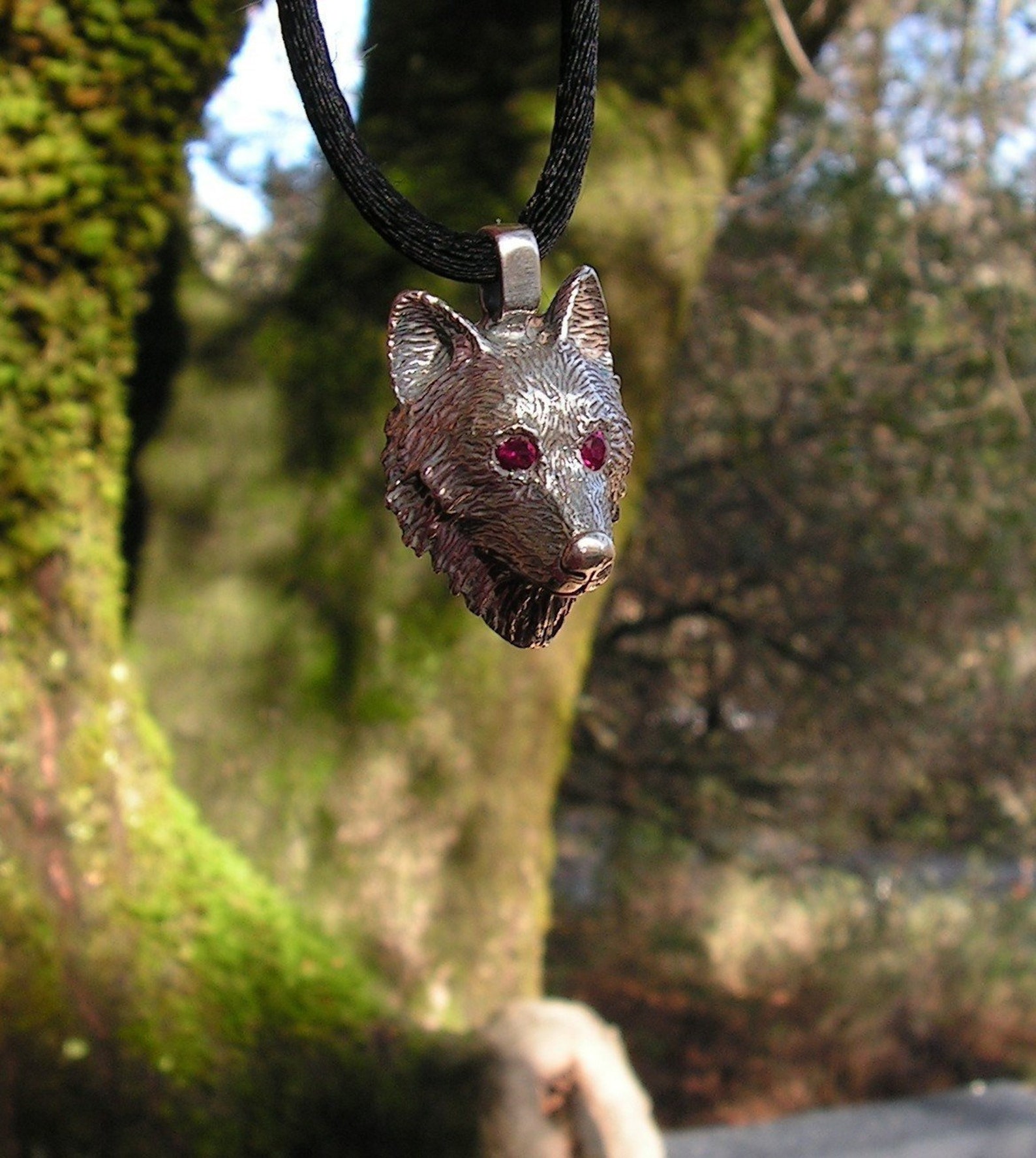 Wolf Pendant With Ruby Eyes in Sterling Silver - Etsy
