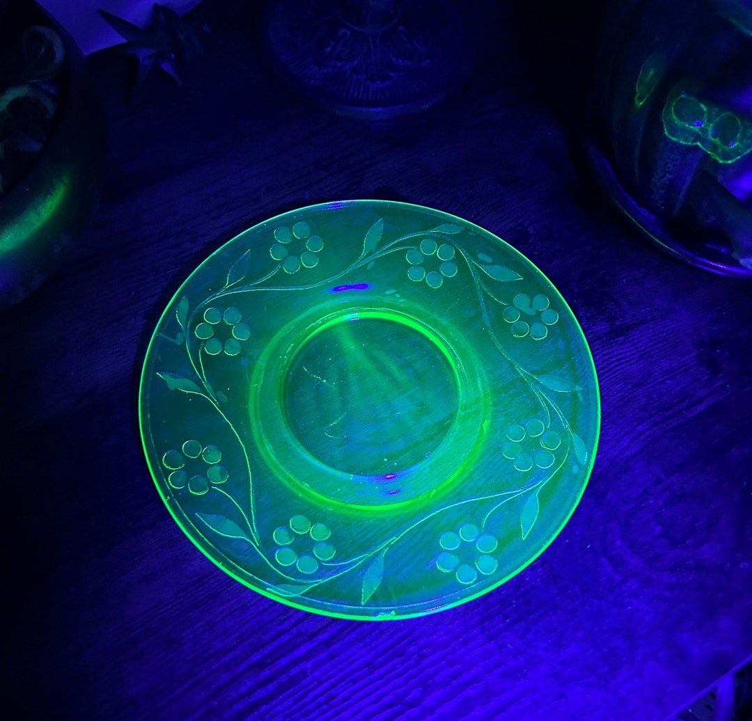 Antique Uranium Flower Plate - Etsy