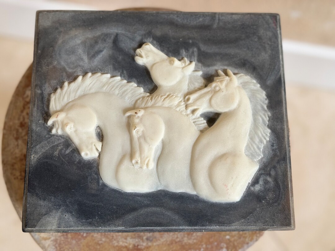 GENUINE INCOLAY Vintage Stone Horses Jewlery/trinket Box - Etsy