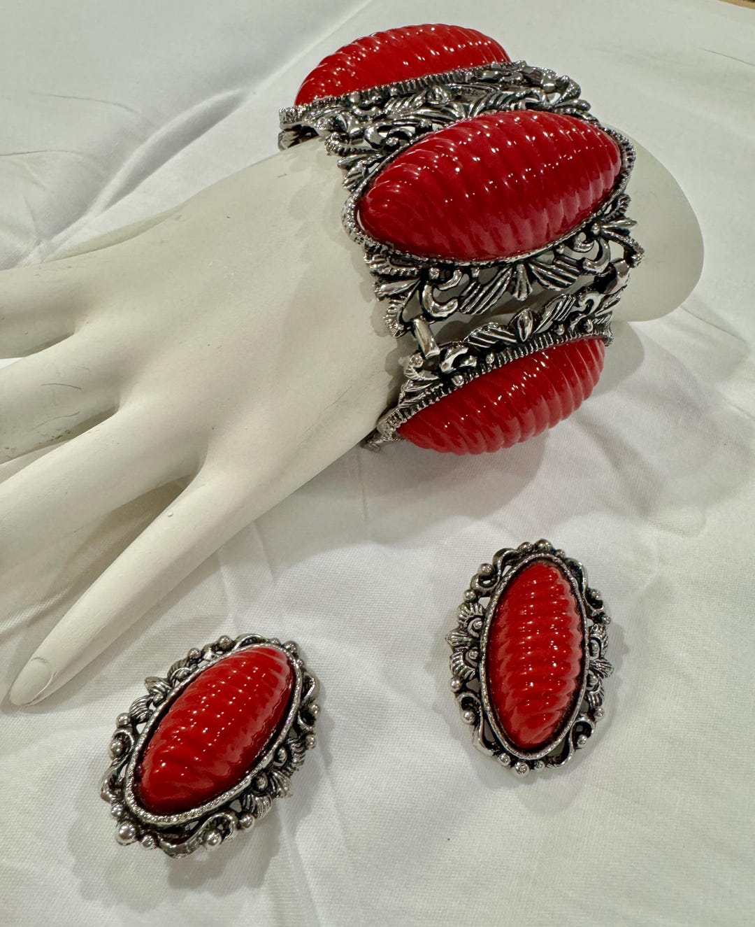 Vintage Selro Selini Oblong Red Plastic Filigree Silver Tone Bracelet ...