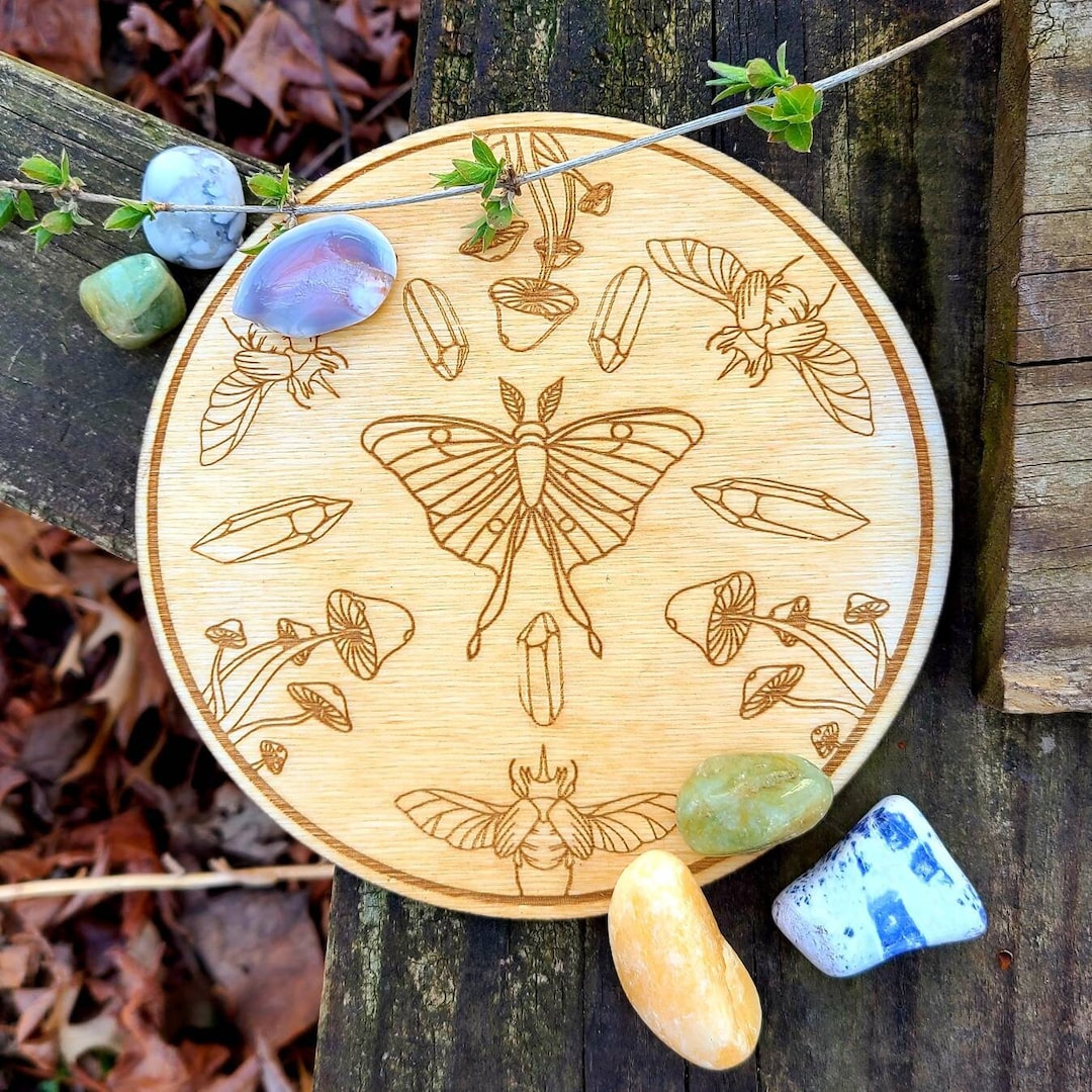 6" Luna Moth Crystal Grid Board, Lasercut Birch, Moth Crystal Grid ...