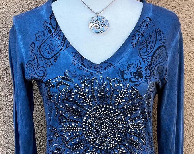 Vocal Apparel Women's Teal Long Sleeve Top With Mandala Flourish Design ...
