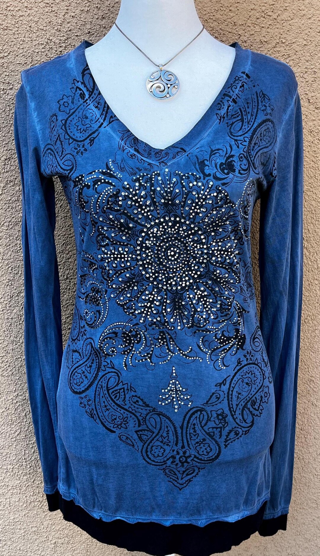 Vocal Apparel Women's Teal Long Sleeve Top With Mandala Flourish Design ...