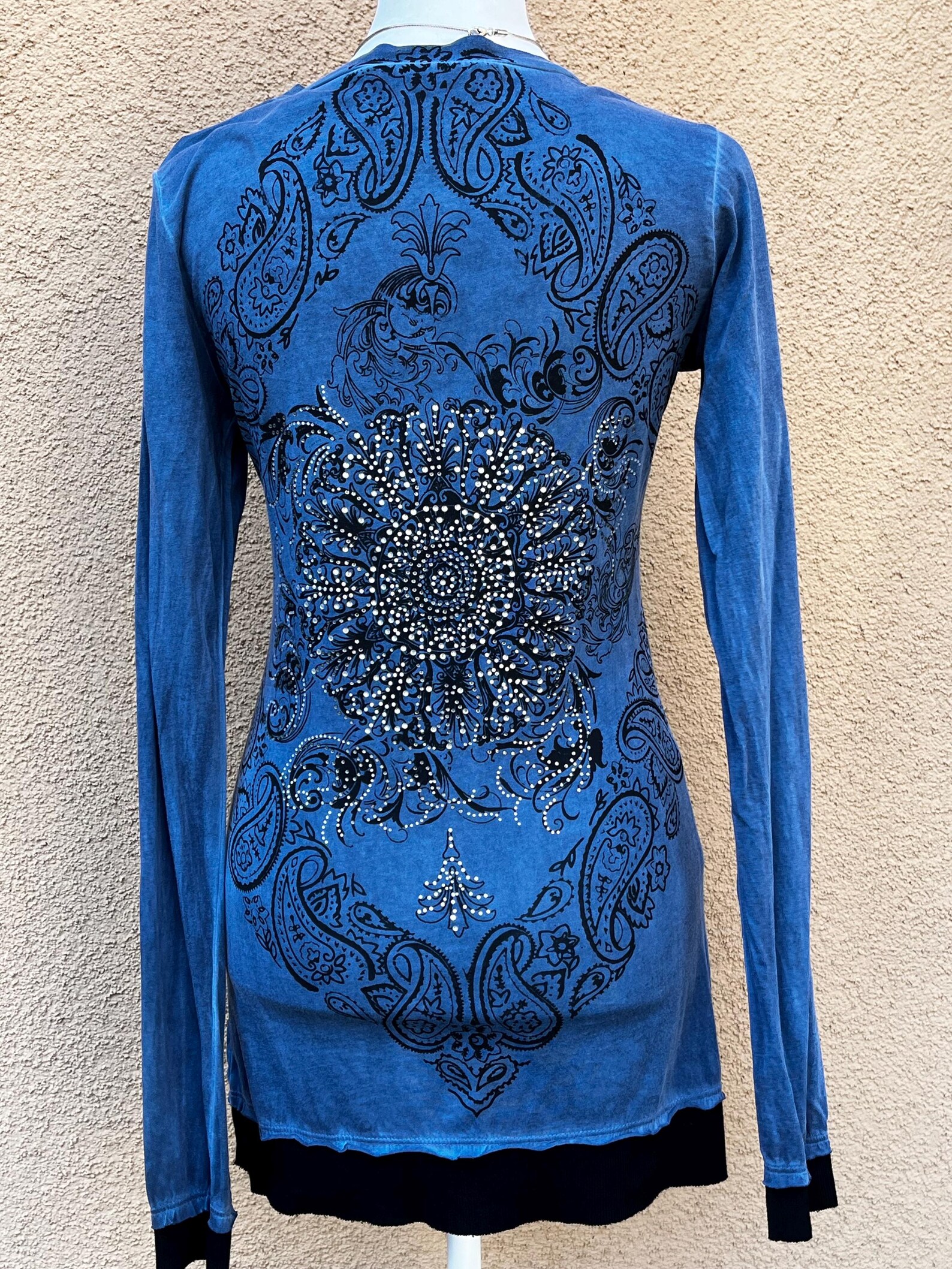 Vocal Apparel Women's Teal Long Sleeve Top With Mandala Flourish Design ...