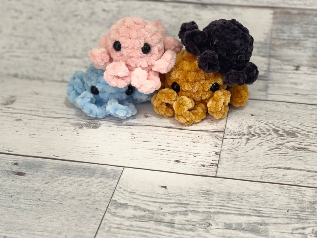Mini Amigurumi Octopus Plushie Keychain Small Snuggle Toy Decorative ...