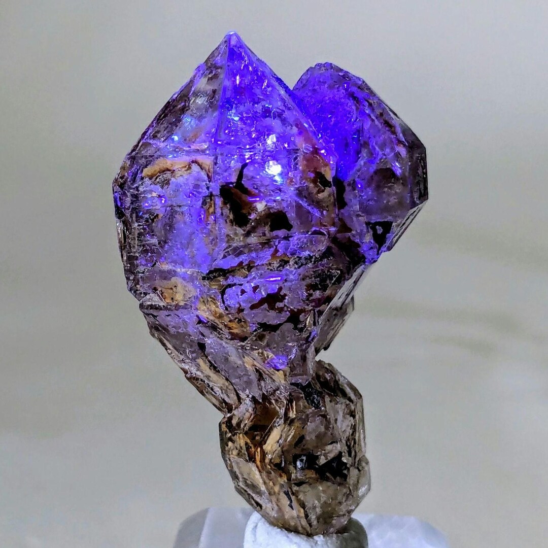 Gemmy Clay Included Fire Fly Petroleum Enhydro Quartz, Petroleum Quartz ...
