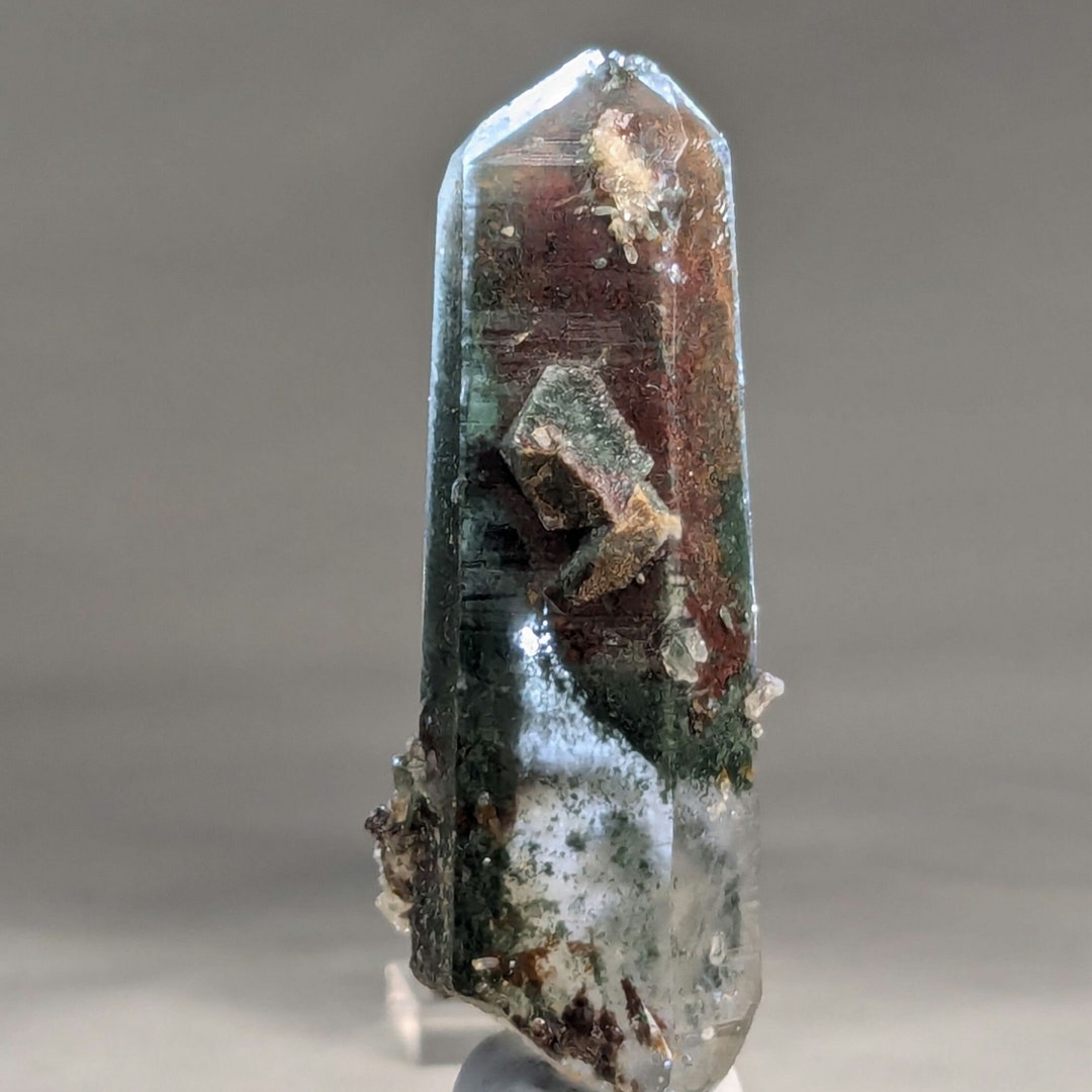 Epic Red and Green Chlorite Phantom in Quartz, Aka, "gucci Quartz ...