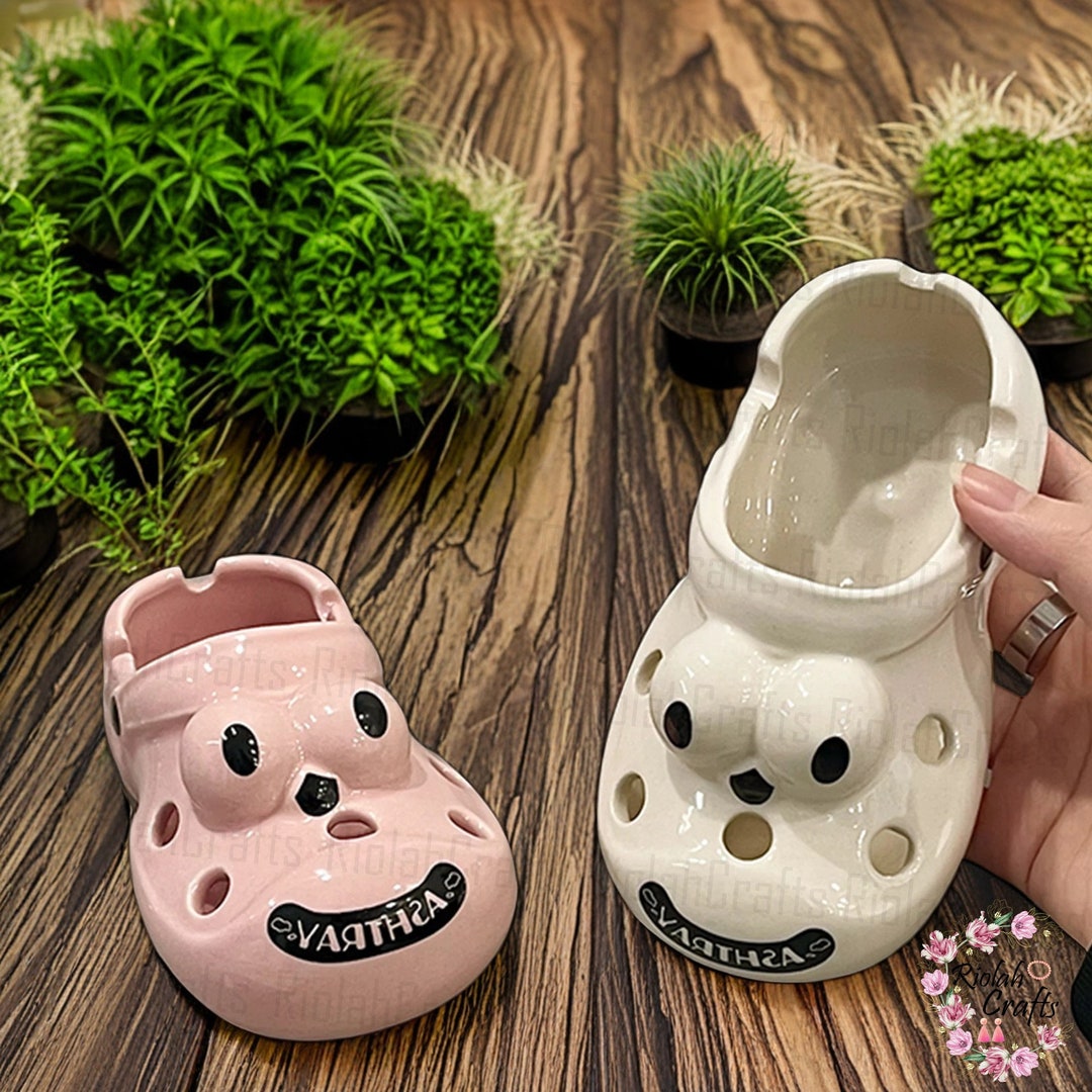 Pink & White Ceramic Shoe-shaped Ashtray, Available in Pink and White ...