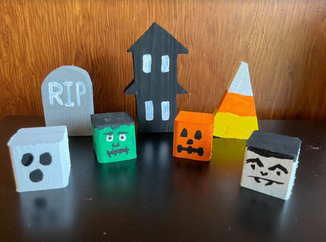 7 Piece Handmade Wooden Spooky Halloween Haunted House Graveyard Tiered ...