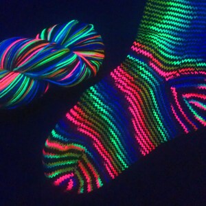Hand Dyed Fluorescent Sock Yarn Superwash Merino Nylon Fingering NEON ...