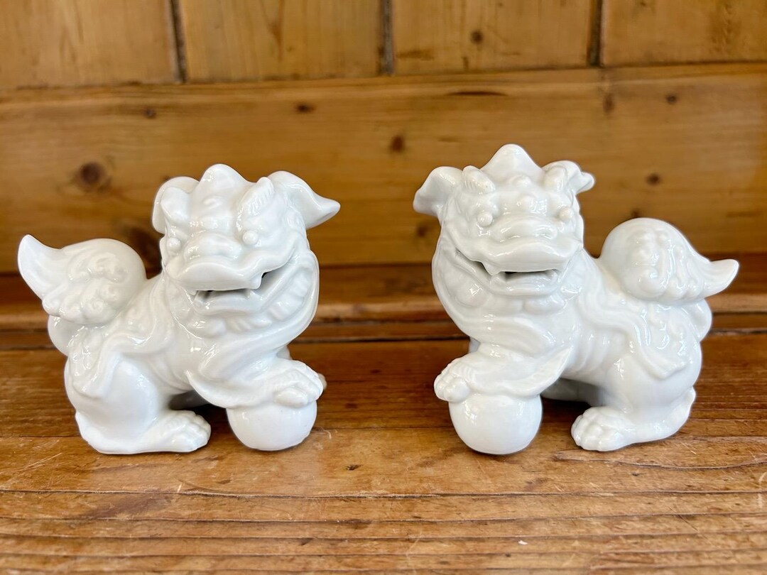 Vintage Pair of White Chinese Foo Dogs; Blanc De Chine - Etsy
