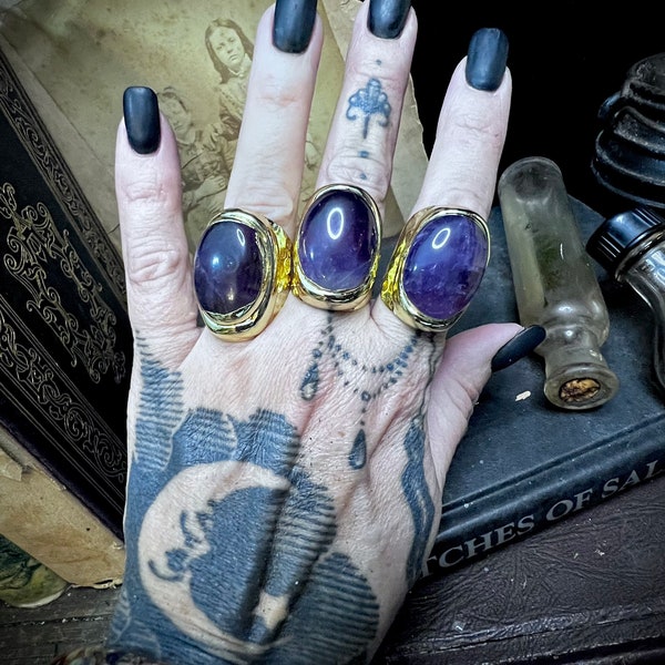 Lilith Moonstone Ring - Etsy