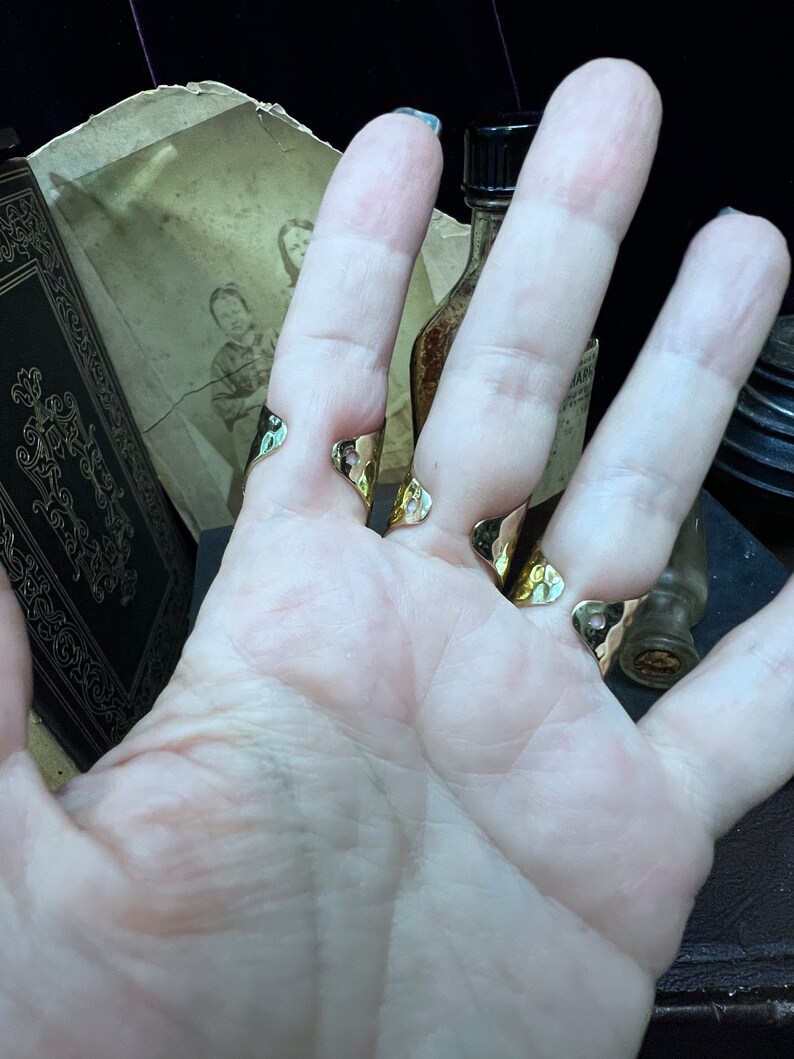 The Lilith Ring - Etsy