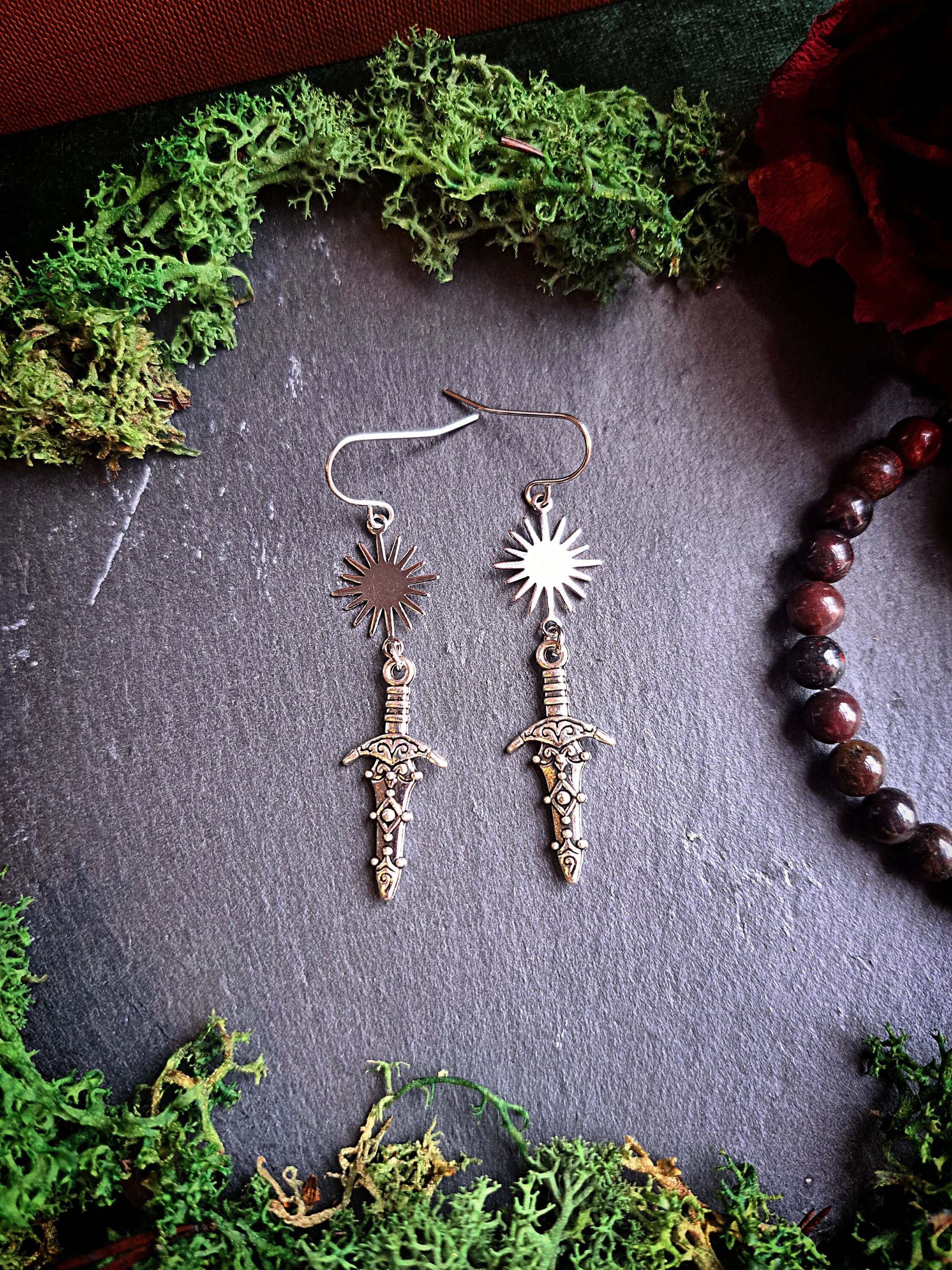 Bright Sun Dagger Earrings || Fantasy Fighter Rogue HEMA Blade — Golden ...