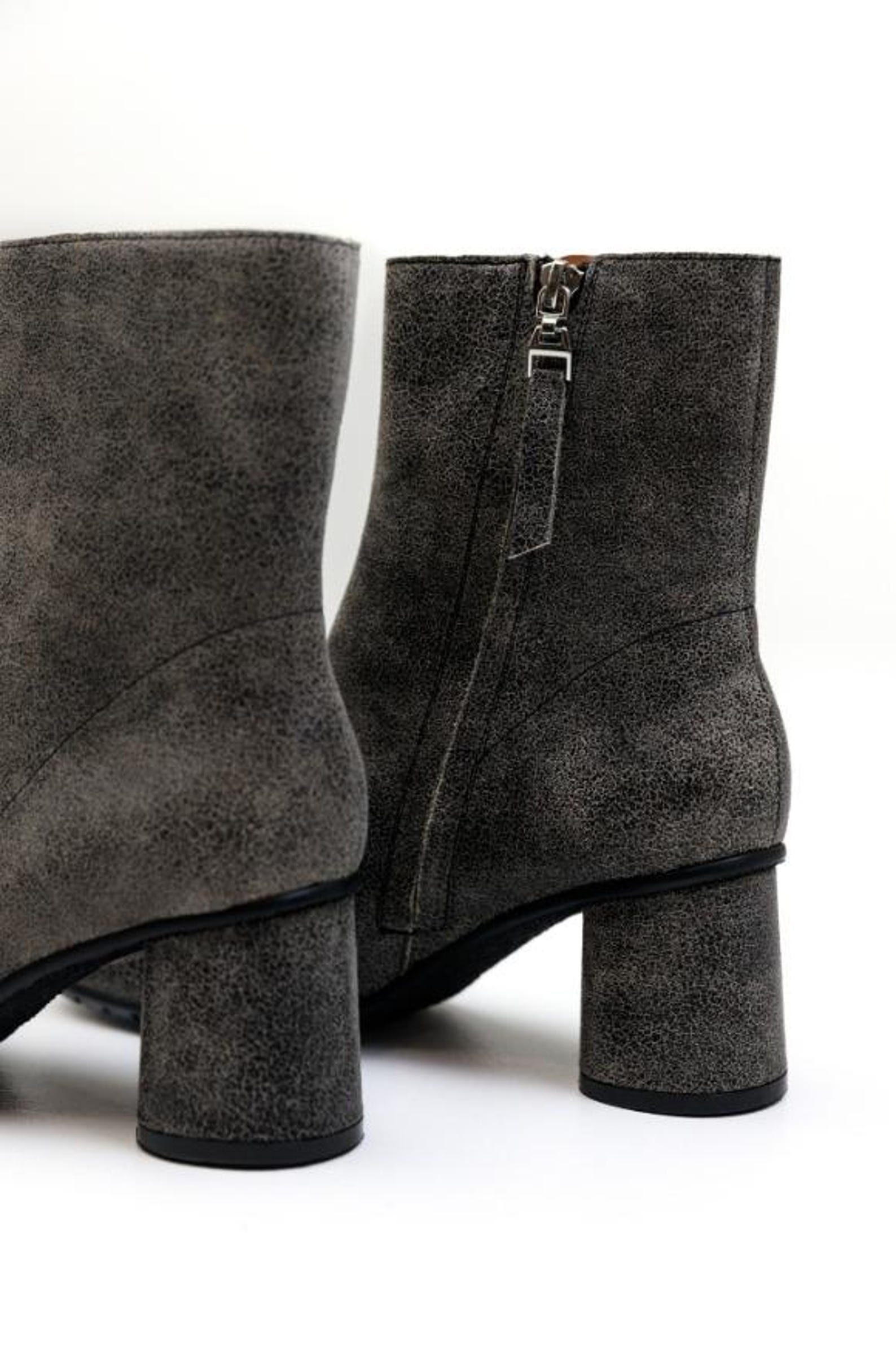 Leather Tabi Heeled Shoes: Japanese Inspired Split Toe Design - Etsy