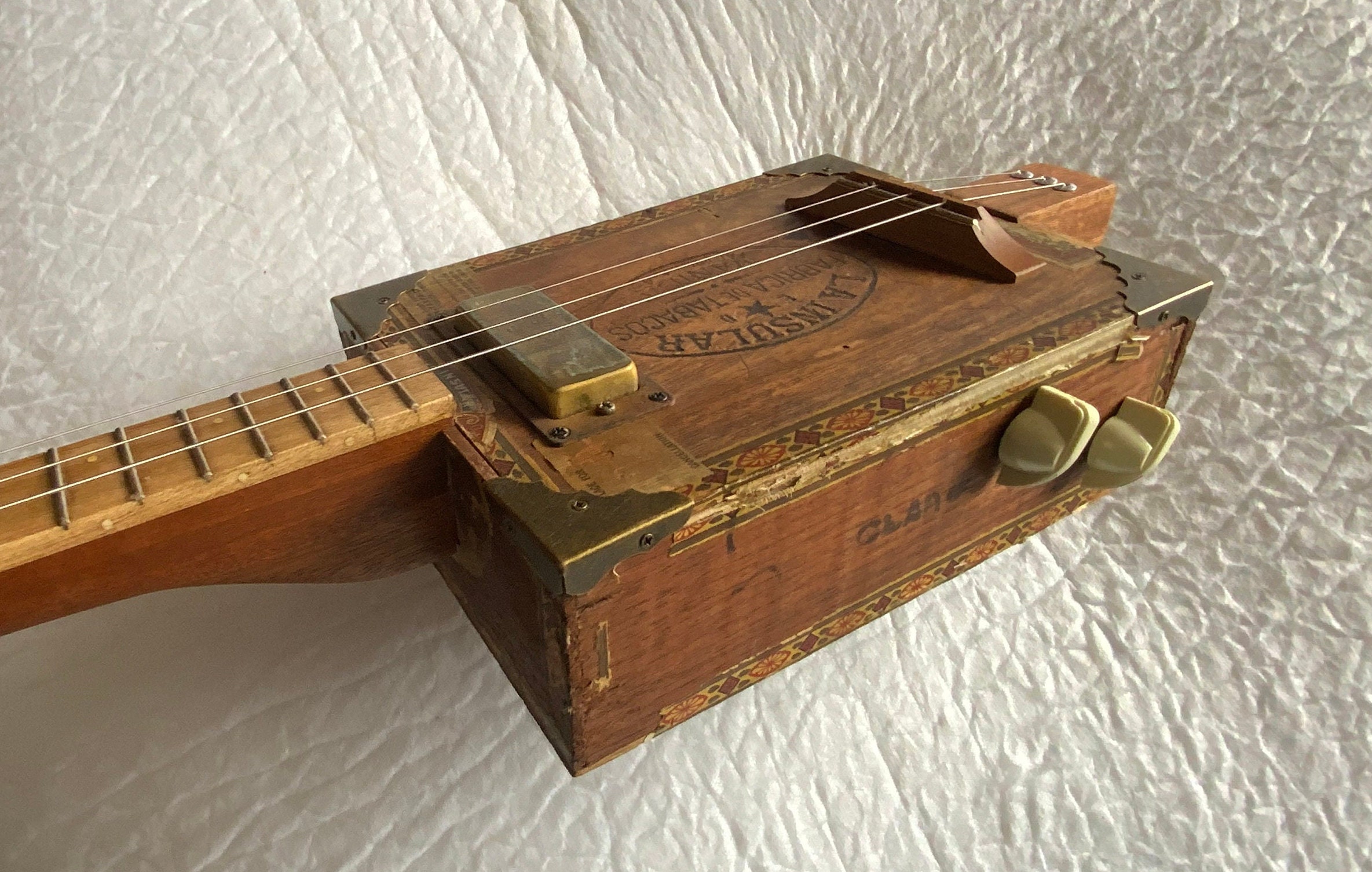 Cigar Box Guitar - Etsy UK