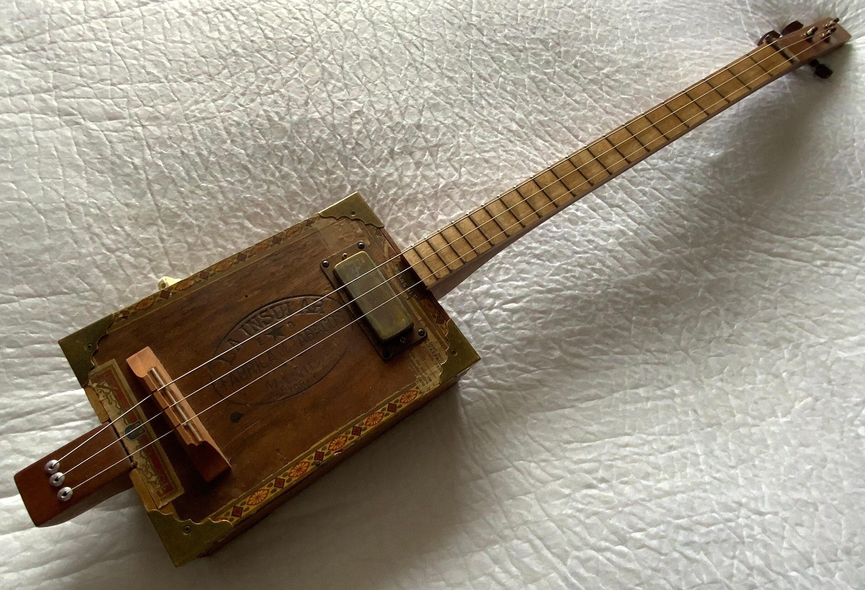 Cigar Box Guitar - Etsy UK