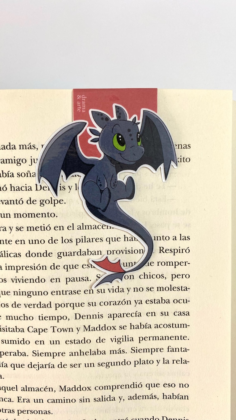 Toothless and Light Fury Magnetic Bookmark Pack From How to Train Your ...
