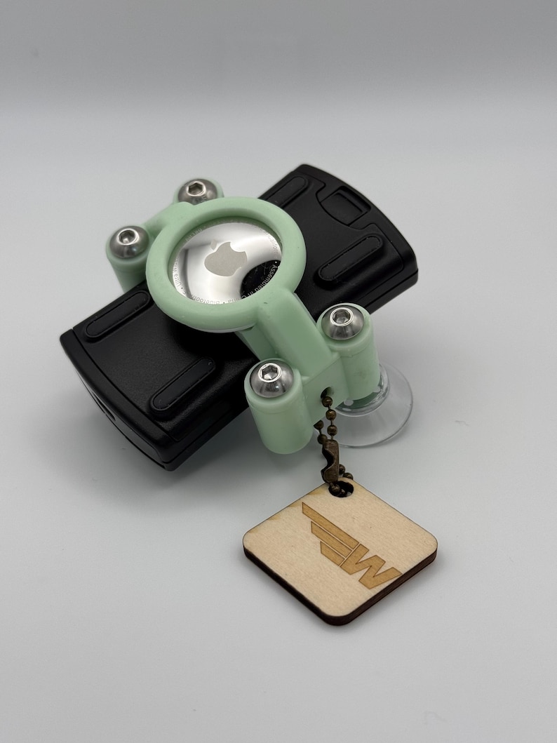 Garmin GLO 2 GPS Mount With Suction Cups & AirTag Holder - Etsy
