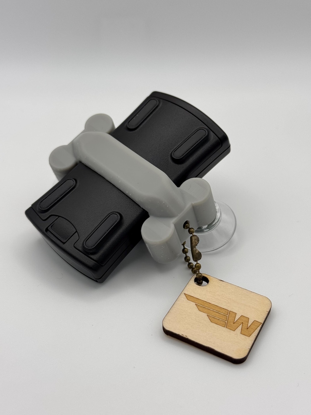 Garmin GLO 2 GPS Mount With Suction Cups & Tile Tracker Compatibility ...