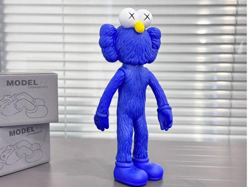 Pink Kaws Statue KAWS Collection Peripheral Decoration Extreme KAWS ...