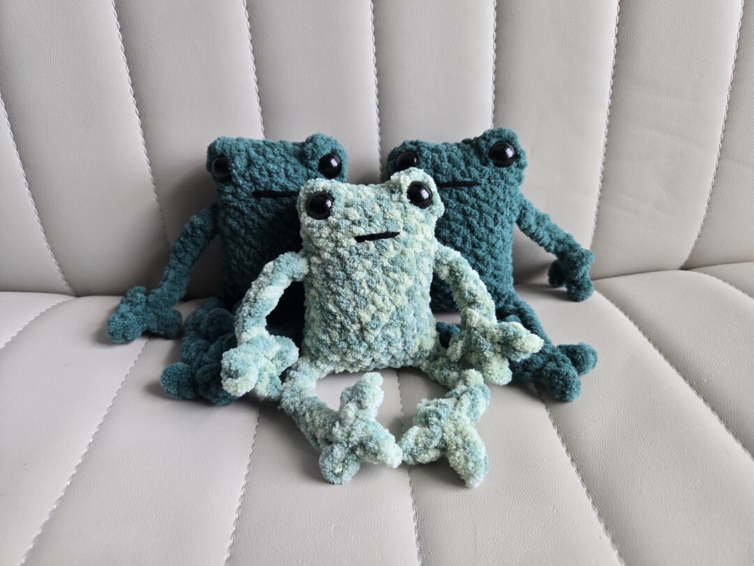 Crochet Leggy Froggy Pocket Buddy - Emotional Support Frog Pocket Buddy ...