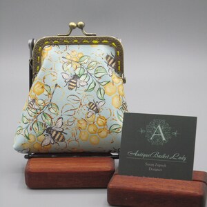 Small Bee Kiss Lock Snap Coin Purse, Bee Snap Coin Purse, Vegan Leather ...