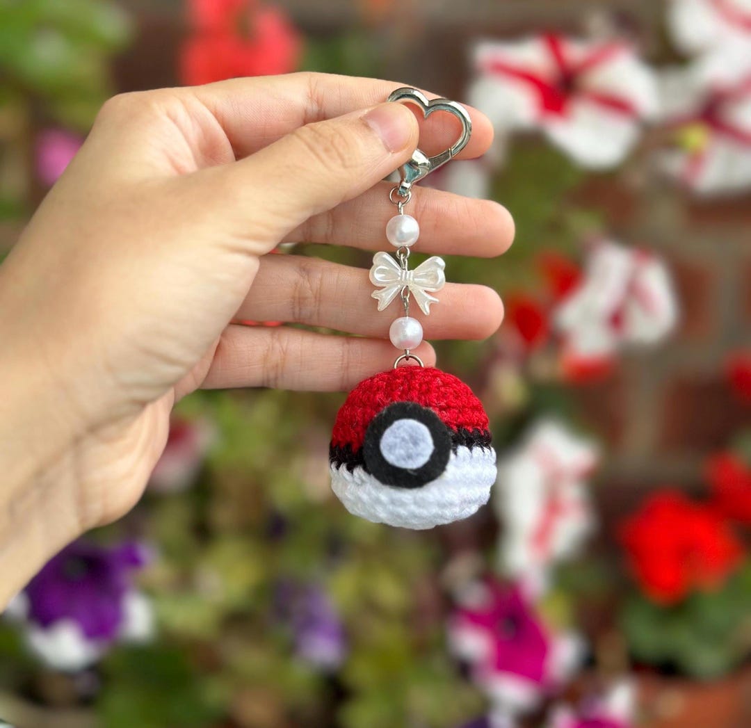 Pokeball Keychain | Pokeball | Crochet Pokeball Keychain| Crochet ...