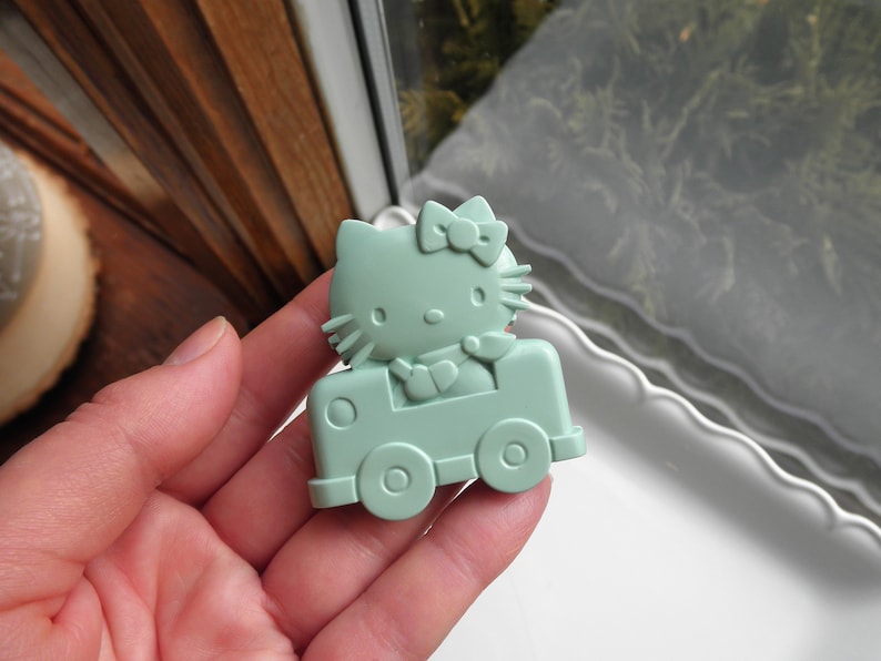 Vintage Hello Kitty Paper Clip Sanrio 1976 Pale Green Kawaii Cat ...