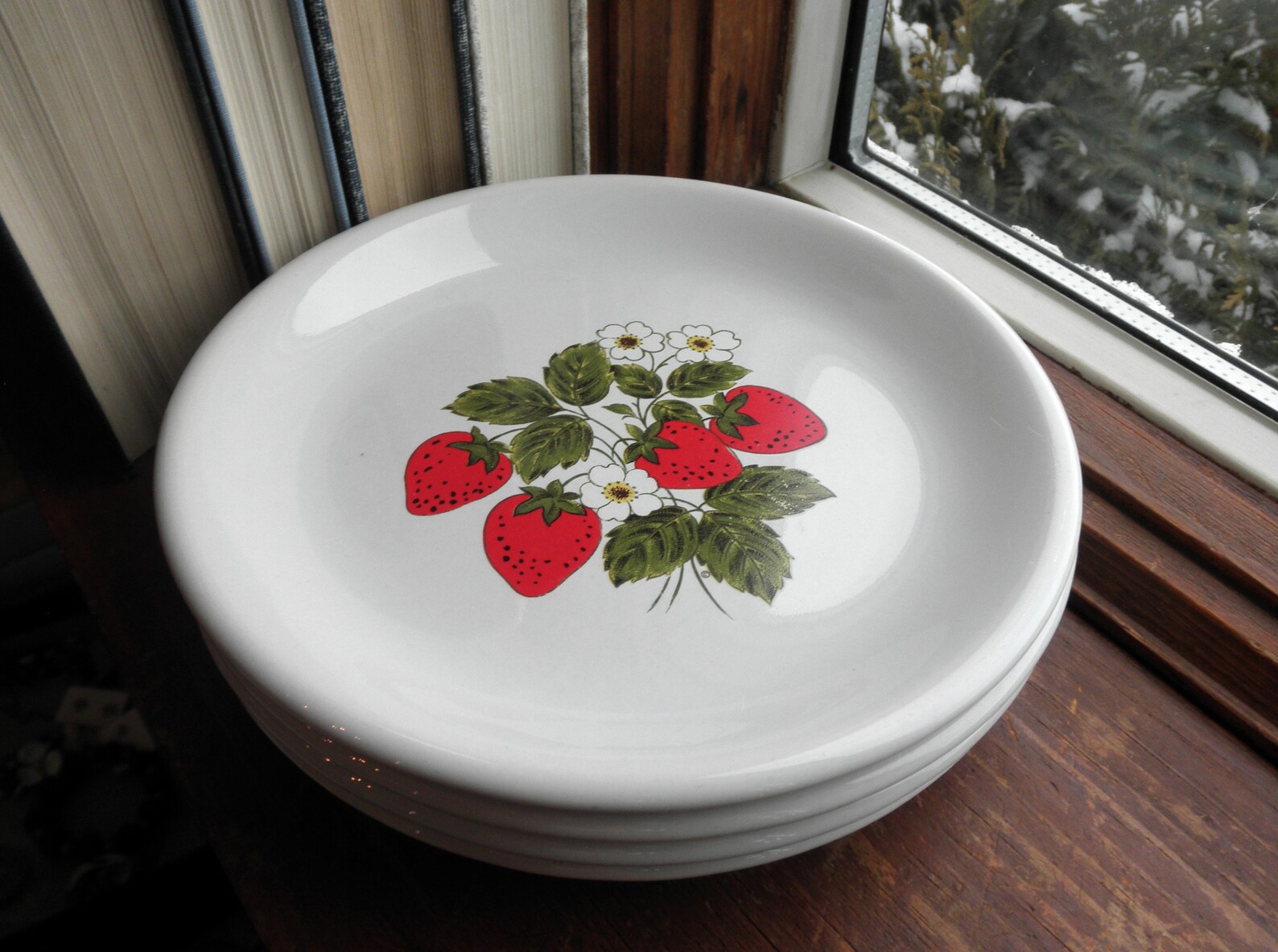 Vintage Strawberry Plates 4 Country Strawberry Side Plates / Dessert ...