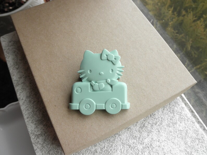 Vintage Hello Kitty Paper Clip Sanrio 1976 Pale Green Kawaii Cat ...