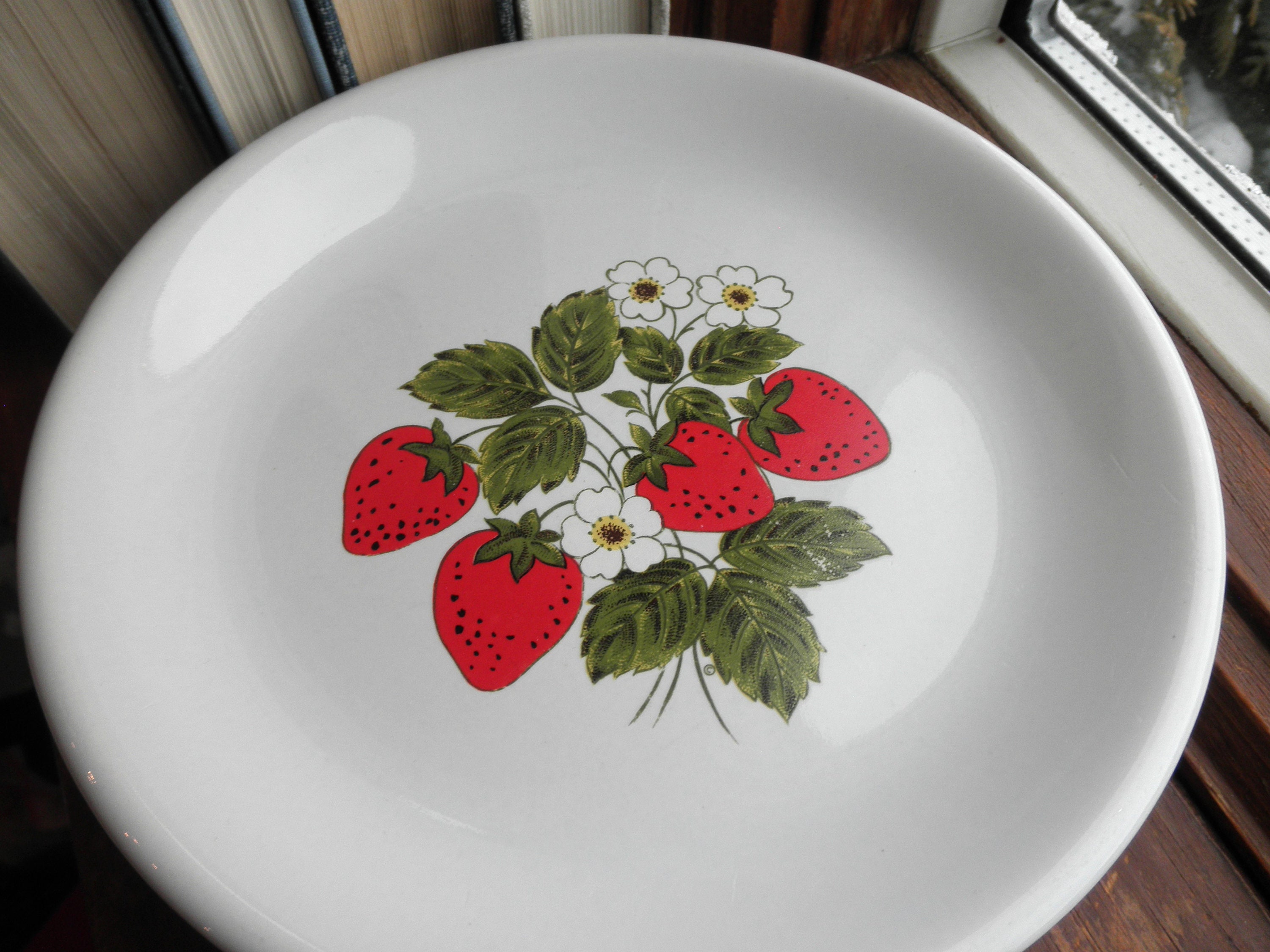 Vintage Strawberry Plates 4 Country Strawberry Side Plates / Dessert ...