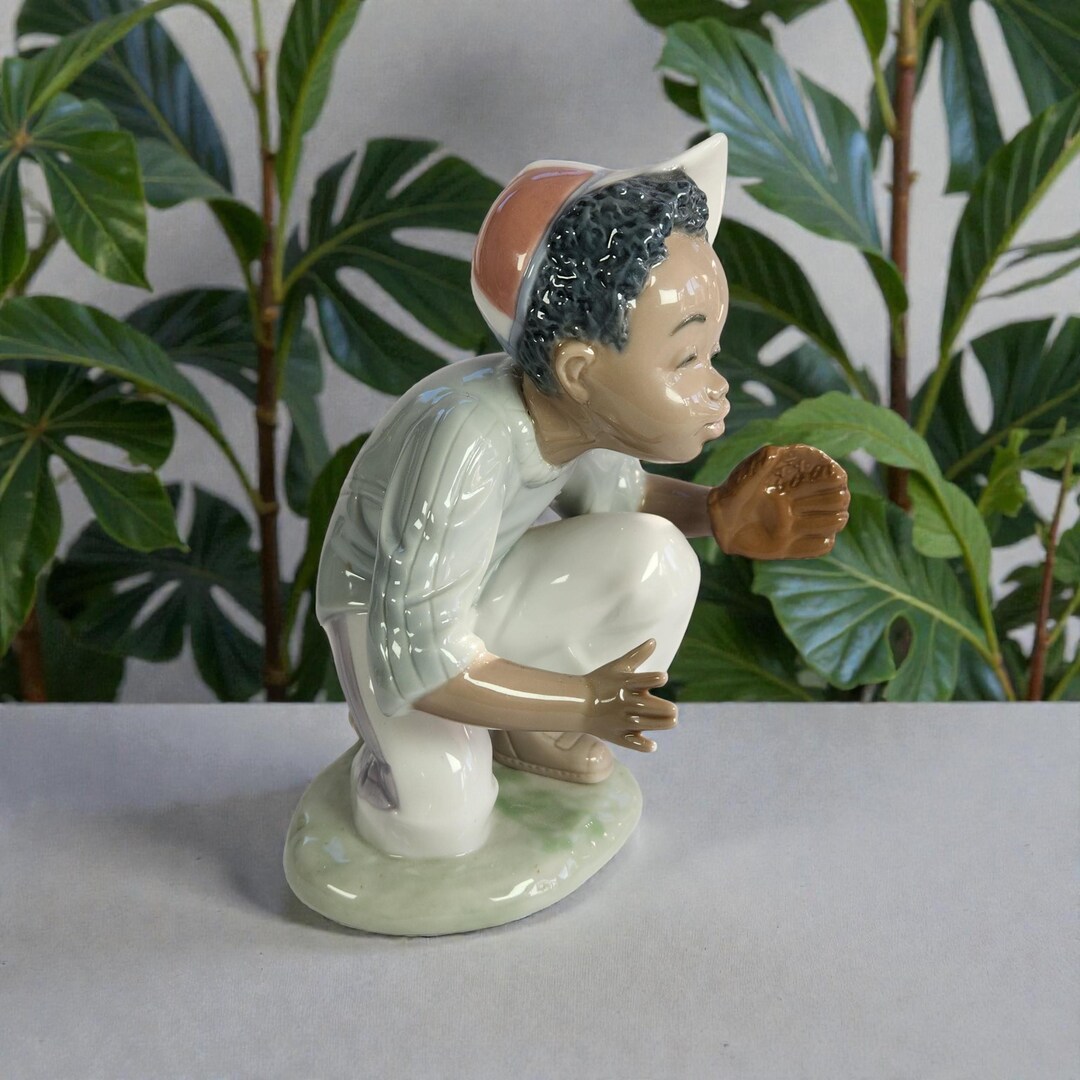Vintage Lladro 'i've Got It' Figurine 5827 | Black Legacy Collection ...