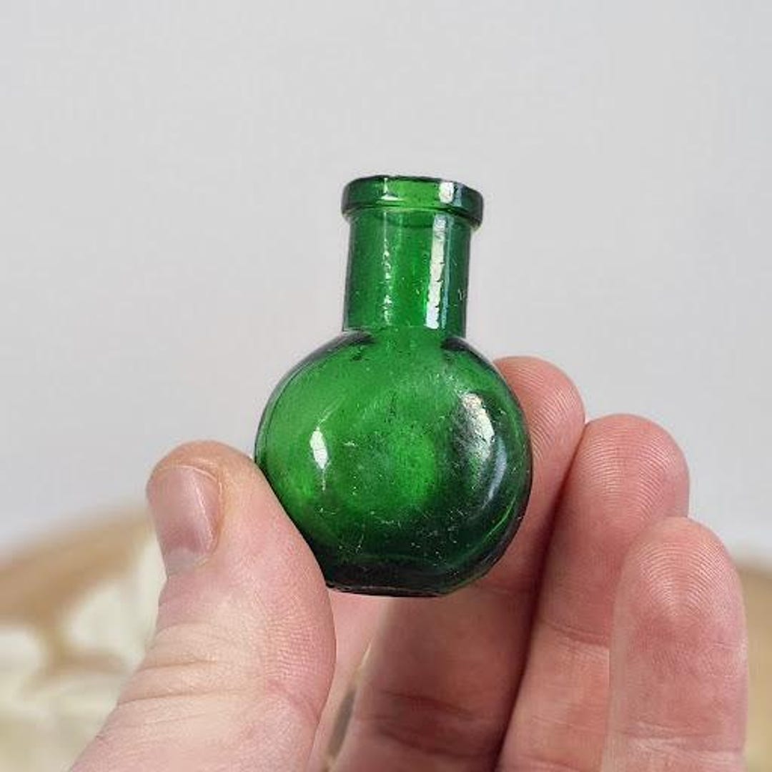Vintage Scent Bottle, Antique Emerald Green Perfume, Pretty Vintage ...