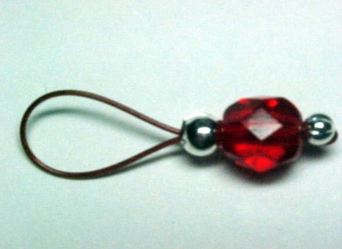 Ruby Red Stitch Markers on Brick Red Wire US 5 Item No. - Etsy