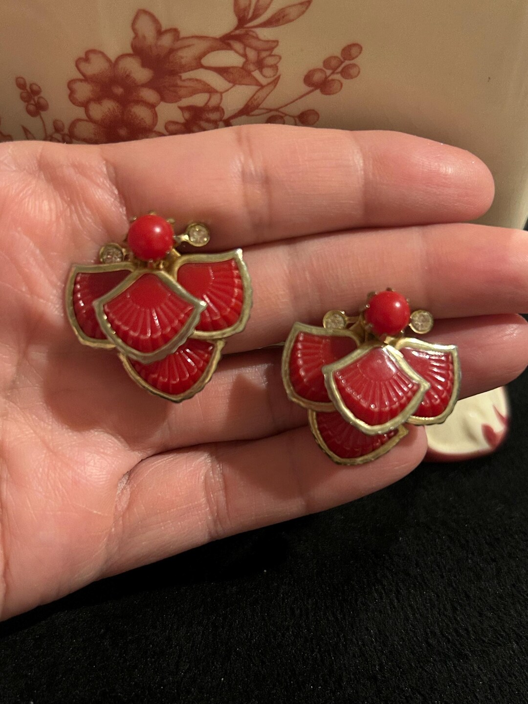 Vintage Red Enamel Fan & Lip Earrings Set 1950s–60s Gold Tone Screwback ...