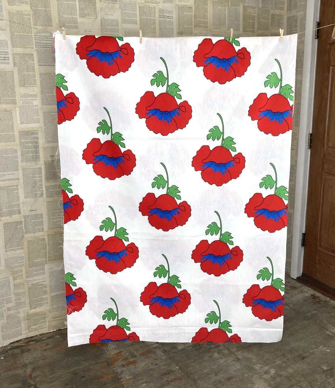 Decorator California Poppy Linen Fabric, Large Scale Flowers Fabric ...