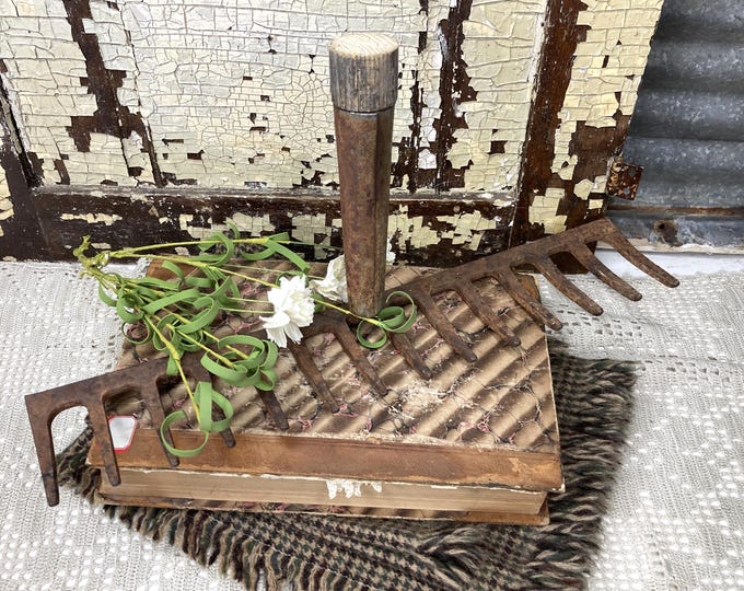 Vintage Metal Rake Head, Rusty Metal Farm Tool, Primitive Garden Tool ...
