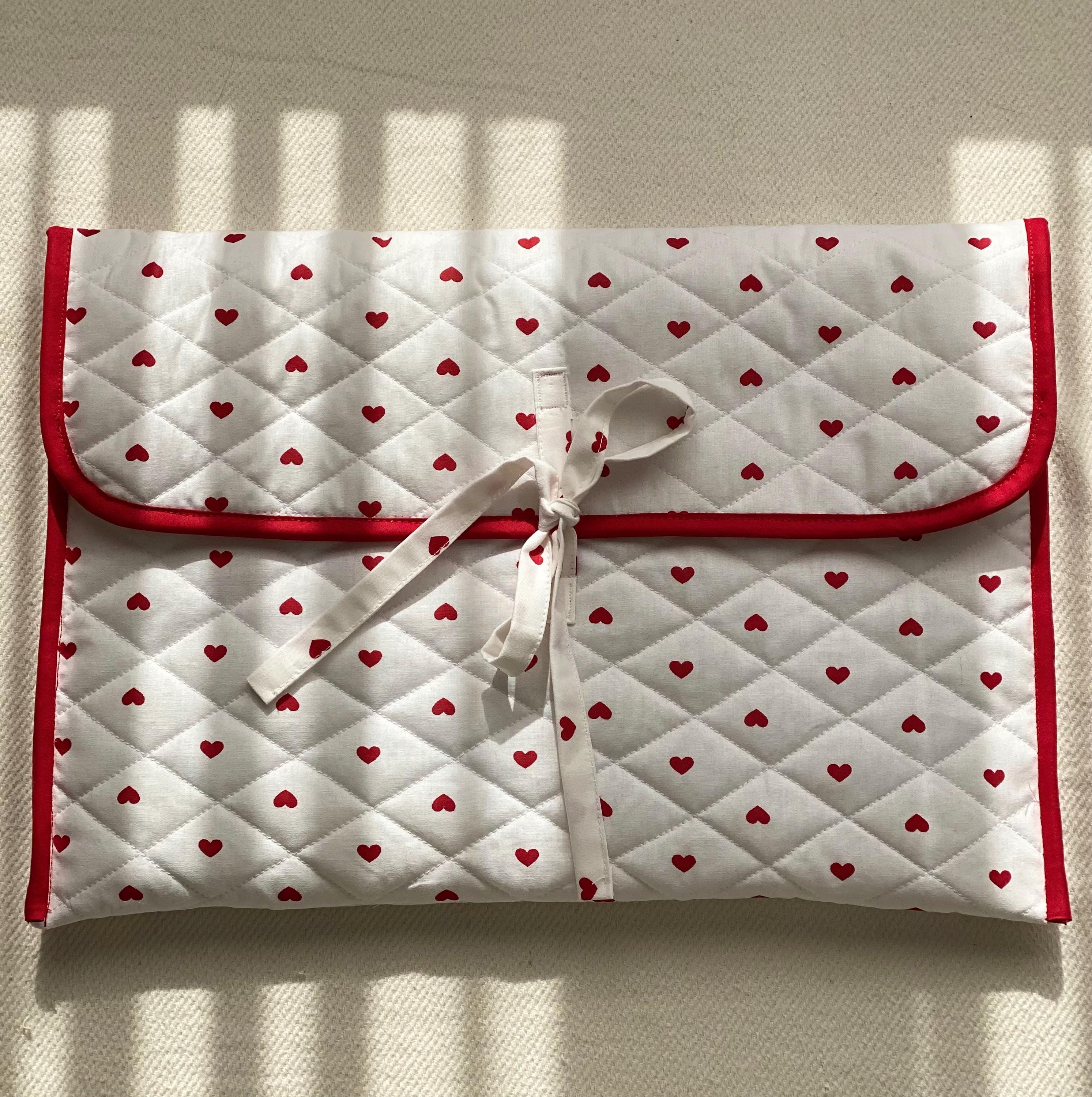 Quilted Laptop Sleeve – Cute Heart Pattern, Soft & Protective Case ...