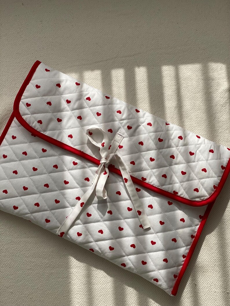 Quilted Laptop Sleeve – Cute Heart Pattern, Soft & Protective Case ...