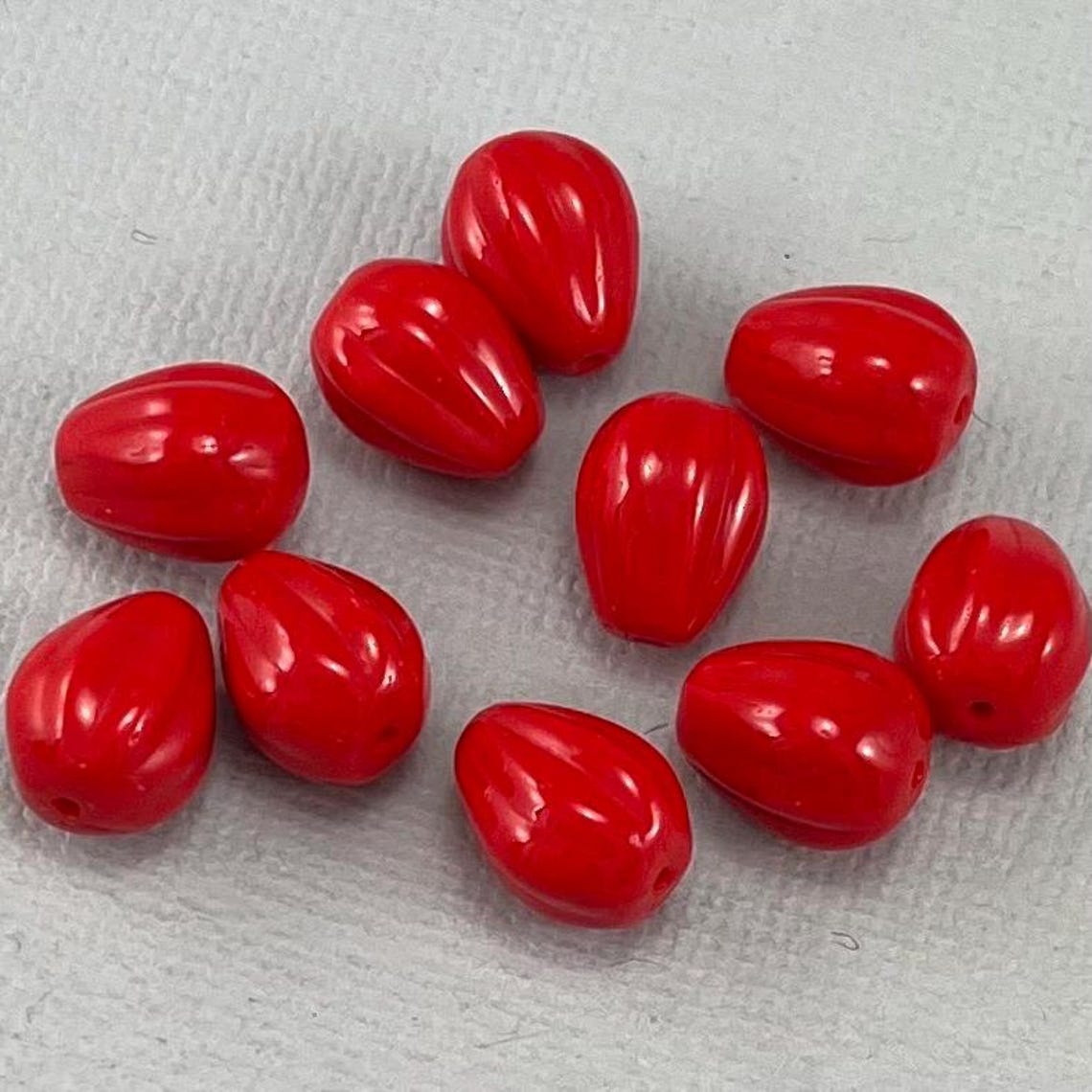 Bright Red Fluted Czech Glass Teardrop Beads, Pear Shaped, Melon Drops ...