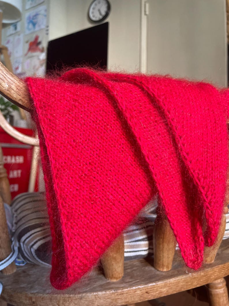 Classic Merino Wool Bright Red Triangle Knitted Scarf – Vintage ...