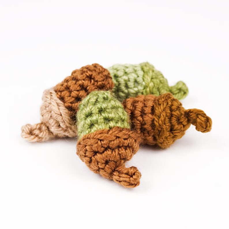 Oak Leaf Collection & Life-sized Acorn - Two Realistic Oak Leaves Plus ...
